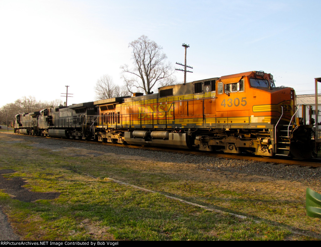BNSF 4305